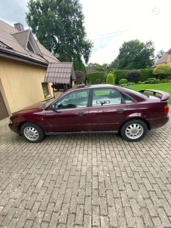 Red Audi A4 1996 in Rokiskis, with an engine capacity of 1.60 L and mileage of 365 thousand km for 550 €, photo 4 on AUTOMOTO.COM.LV