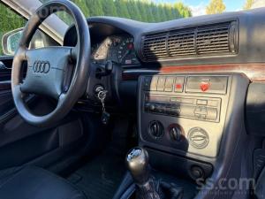 Sarkans Audi A4 1996 Bauska, ar dzinēja tilpumu 1.90 L un nobraukumu 405 tūkst. km par 1390 €, foto 7 vietnē AUTOMOTO.COM.LV