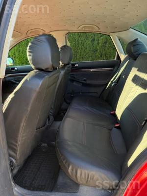 Sarkans Audi A4 1996 Bauska, ar dzinēja tilpumu 1.90 L un nobraukumu 405 tūkst. km par 1390 €, foto 9 vietnē AUTOMOTO.COM.LV