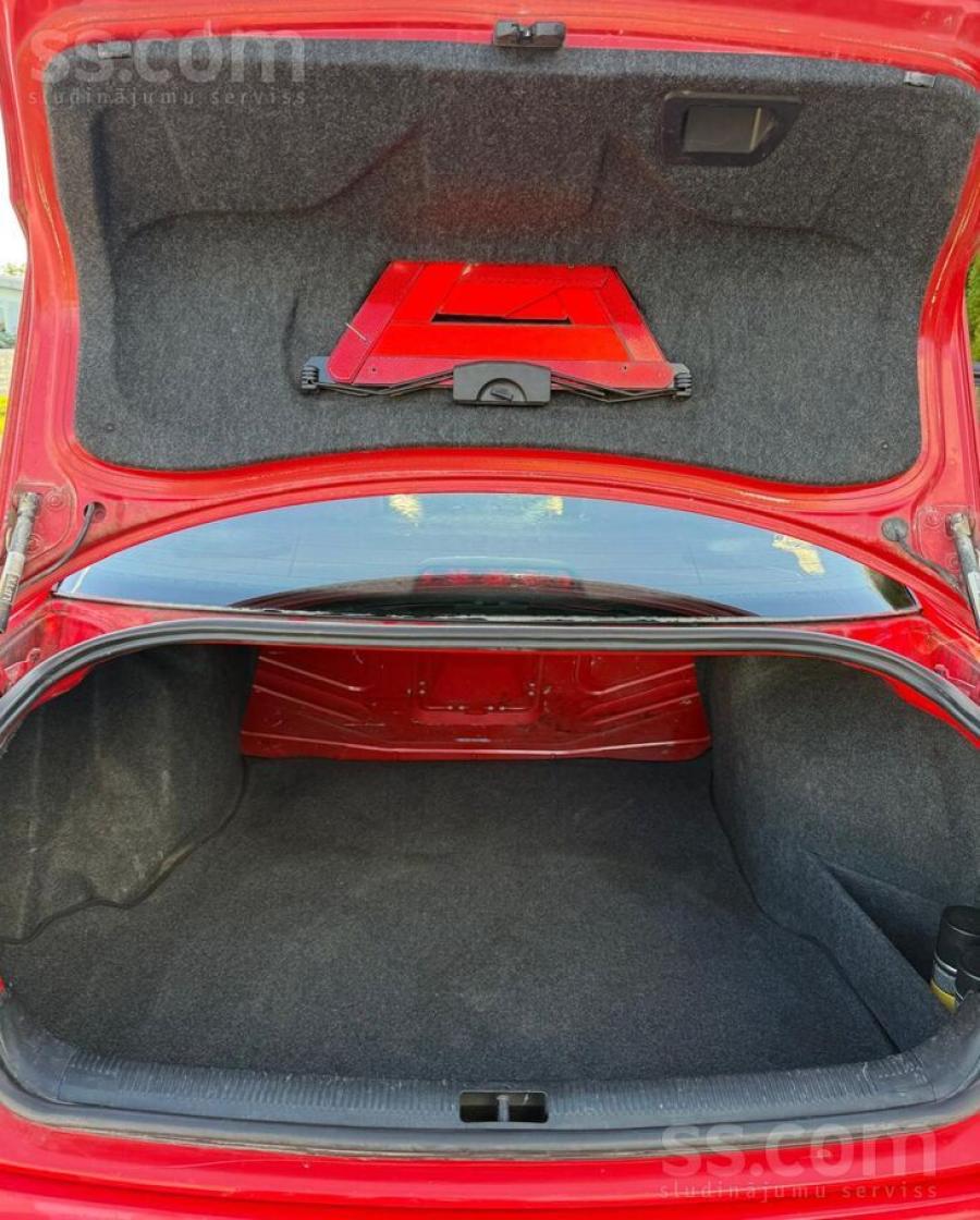 Sarkans Audi A4 1996 Bauska, ar dzinēja tilpumu 1.90 L un nobraukumu 405 tūkst. km par 1390 €, foto 10 vietnē AUTOMOTO.COM.LV