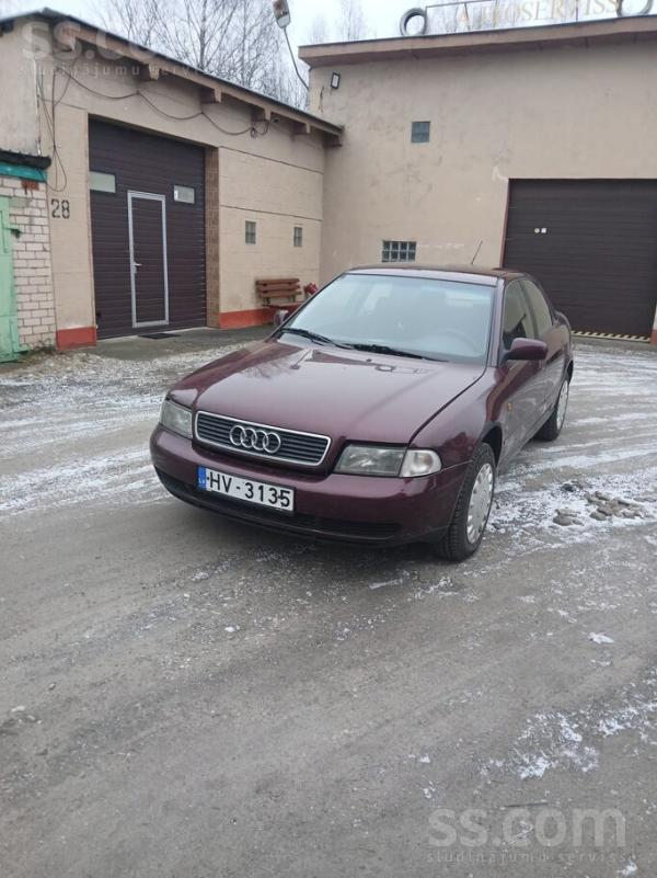 Sarkans Audi A4 1997 Daugavpils, ar dzinēja tilpumu 1.60 L un nobraukumu 241 tūkst. km par 1000 €, foto 1 vietnē AUTOMOTO.COM.LV