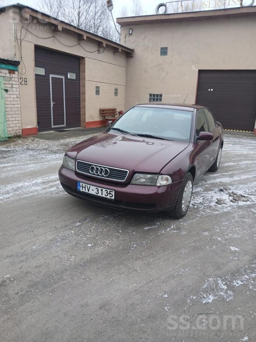 Sarkans Audi A4 1997 Daugavpils, ar dzinēja tilpumu 1.60 L un nobraukumu 241 tūkst. km par 1000 €, foto 1 vietnē AUTOMOTO.COM.LV