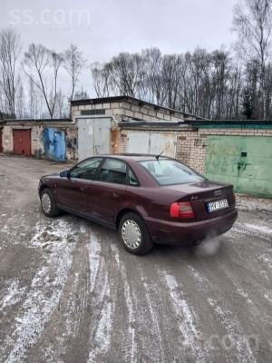 Sarkans Audi A4 1997 Daugavpils, ar dzinēja tilpumu 1.60 L un nobraukumu 241 tūkst. km par 1000 €, foto 2 vietnē AUTOMOTO.COM.LV