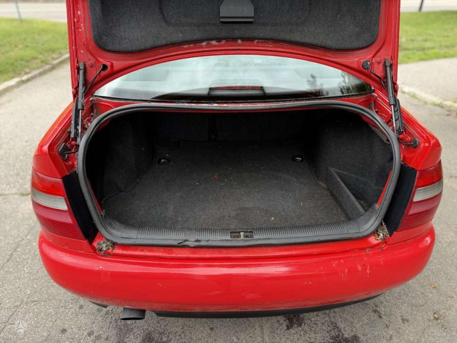 Red Audi A4 1997 in Kaunas, with an engine capacity of 1.60 L and mileage of 271 thousand km for 1100 €, photo 10 on AUTOMOTO.COM.LV