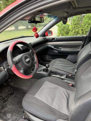 Red Audi A4 1997 in Kaunas, with an engine capacity of 1.60 L and mileage of 271 thousand km for 1100 €, photo 12 on AUTOMOTO.COM.LV
