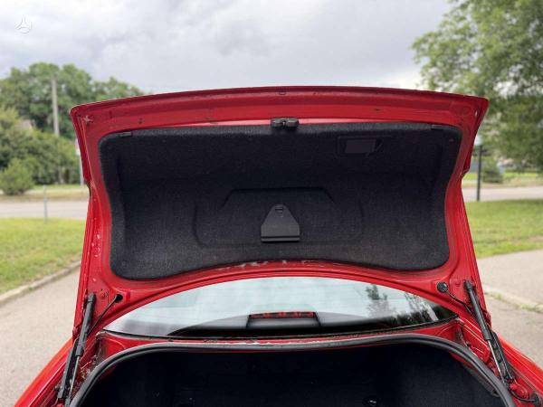 Red Audi A4 1997 in Kaunas, with an engine capacity of 1.60 L and mileage of 271 thousand km for 1100 €, photo 10 on AUTOMOTO.COM.LV