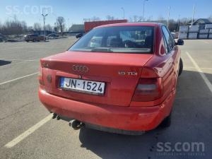Sarkans Audi A4 1998 Daugavpils, ar dzinēja tilpumu 1.90 L un nobraukumu 407 tūkst. km par 1840 €, foto 4 vietnē AUTOMOTO.COM.LV