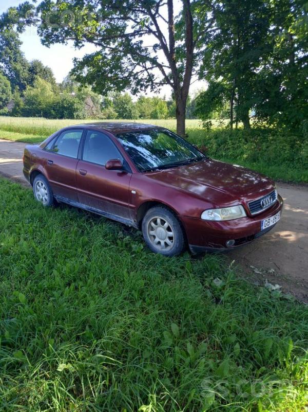 Sarkans Audi A4 1999 Preiļi, ar dzinēja tilpumu 1.80 L un nobraukumu 231 tūkst. km par 530 €, foto 2 vietnē AUTOMOTO.COM.LV