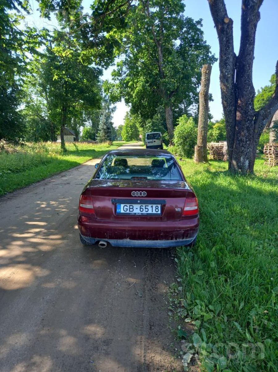 Red Audi A4 1999 in Preili, with an engine capacity of 1.80 L and mileage of 231 thousand km for 530 €, photo 7 on AUTOMOTO.COM.LV