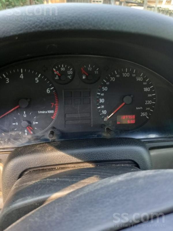 Sarkans Audi A4 1999 Preiļi, ar dzinēja tilpumu 1.80 L un nobraukumu 0 tūkst. km par 530 €, foto 8 vietnē AUTOMOTO.COM.LV