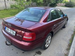 Sarkans Audi A4 2000 Rīga, ar dzinēja tilpumu 1.90 L un nobraukumu 218 tūkst. km par 2690 €, foto 7 vietnē AUTOMOTO.COM.LV
