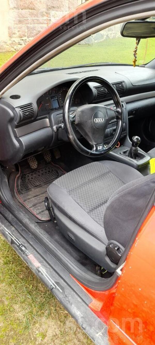 Sarkans Audi A4 2000 Dobele, ar dzinēja tilpumu 1.60 L un nobraukumu 247 tūkst. km par 400 €, foto 5 vietnē AUTOMOTO.COM.LV