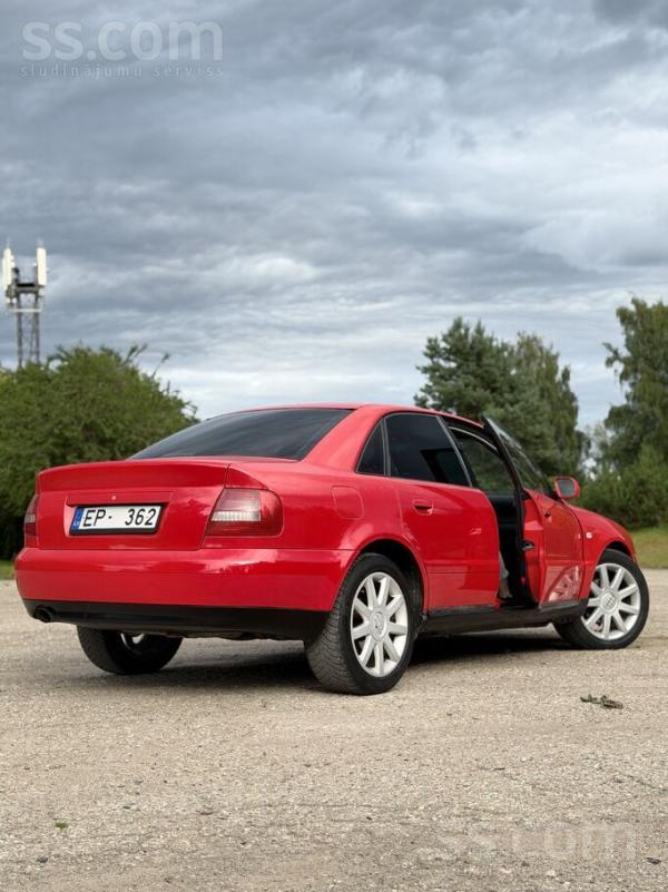 Sarkans Audi A4 2000 Dobele, ar dzinēja tilpumu 1.60 L un nobraukumu 247 tūkst. km par 1900 €, foto 6 vietnē AUTOMOTO.COM.LV