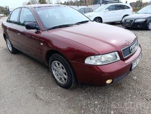 Sarkans Audi A4 2000 Valmiera, ar dzinēja tilpumu 1.80 L un nobraukumu 223 tūkst. km par 1250 €, foto 8 vietnē AUTOMOTO.COM.LV