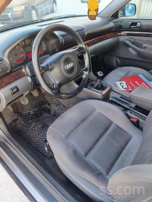 Sarkans Audi A4 2000 Valmiera, ar dzinēja tilpumu 1.80 L un nobraukumu 223 tūkst. km par 1250 €, foto 11 vietnē AUTOMOTO.COM.LV