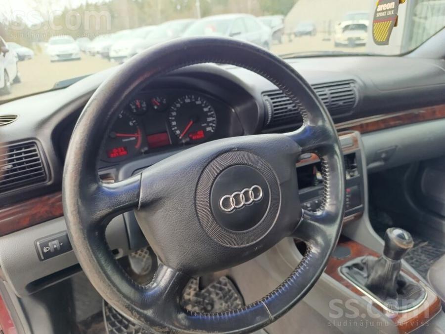 Sarkans Audi A4 2000 Valmiera, ar dzinēja tilpumu 1.80 L un nobraukumu 223 tūkst. km par 1250 €, foto 12 vietnē AUTOMOTO.COM.LV