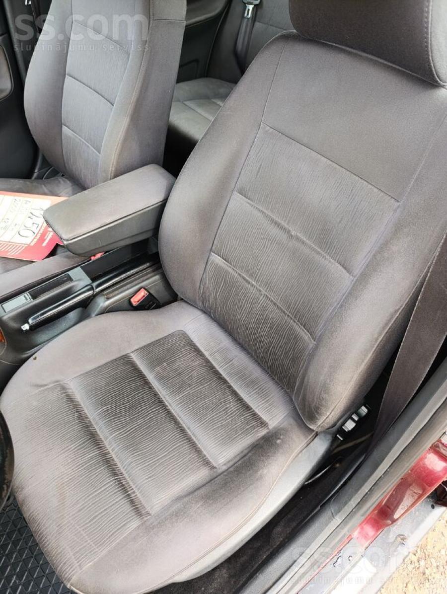 Sarkans Audi A4 2000 Valmiera, ar dzinēja tilpumu 1.80 L un nobraukumu 223 tūkst. km par 1250 €, foto 13 vietnē AUTOMOTO.COM.LV