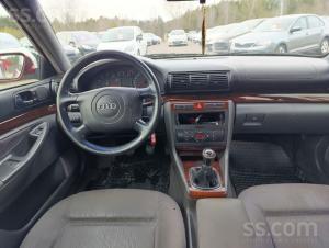 Sarkans Audi A4 2000 Valmiera, ar dzinēja tilpumu 1.80 L un nobraukumu 223 tūkst. km par 1250 €, foto 14 vietnē AUTOMOTO.COM.LV