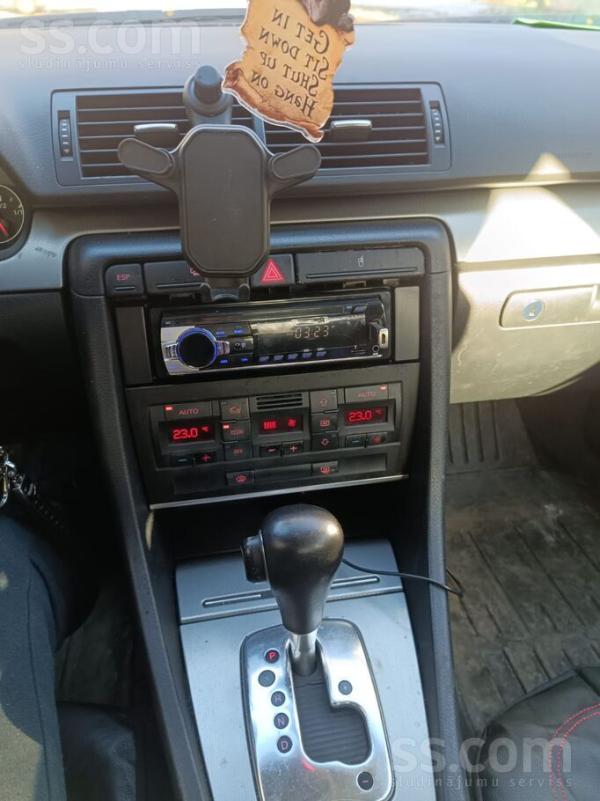 Red Audi A4 2001 in Riga, with an engine capacity of 2.00 L and mileage of 204 thousand km for 1250 €, photo 10 on AUTOMOTO.COM.LV