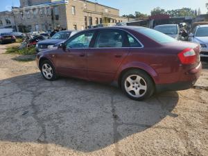 Sarkans Audi A4 2001 Rīga, ar dzinēja tilpumu 2.00 L un nobraukumu 226 tūkst. km par 590 €, foto 4 vietnē AUTOMOTO.COM.LV