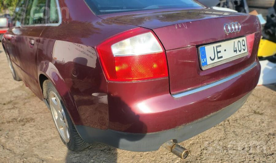 Sarkans Audi A4 2001 Rīga, ar dzinēja tilpumu 2.00 L un nobraukumu 226 tūkst. km par 590 €, foto 5 vietnē AUTOMOTO.COM.LV