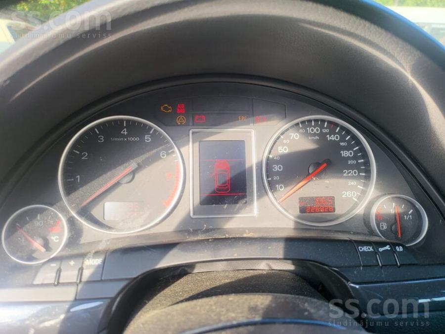 Sarkans Audi A4 2001 Rīga, ar dzinēja tilpumu 2.00 L un nobraukumu 226 tūkst. km par 590 €, foto 7 vietnē AUTOMOTO.COM.LV
