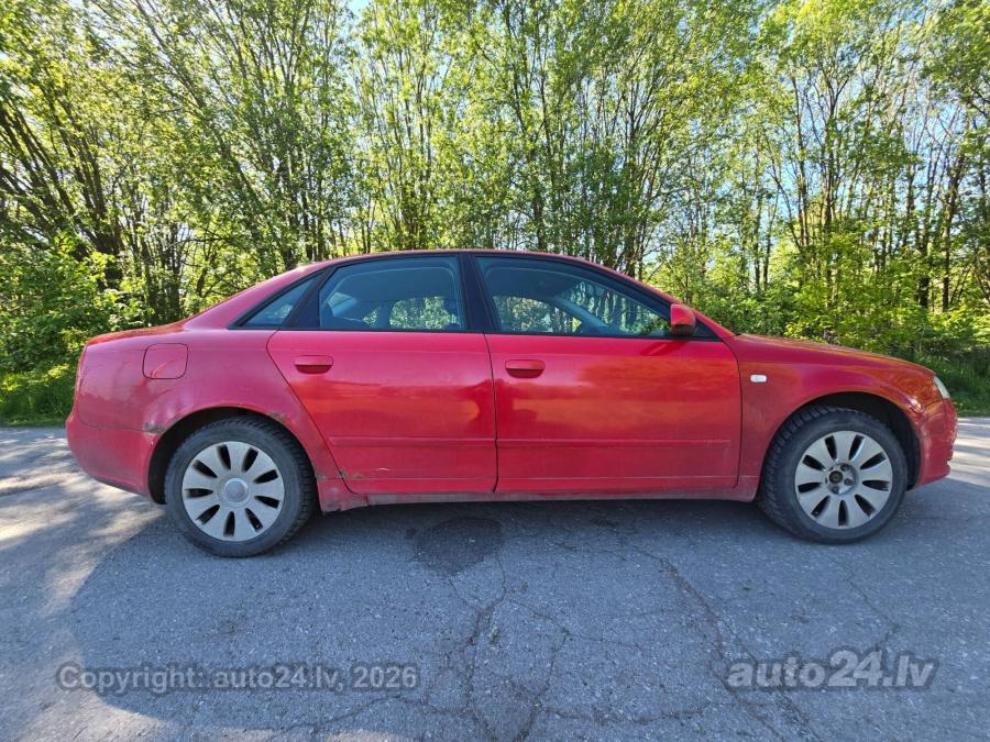 Sarkans Audi A4 2005 Tallina, ar dzinēja tilpumu 1.60 L un nobraukumu 0 tūkst. km par 500 €, foto 4 vietnē AUTOMOTO.COM.LV