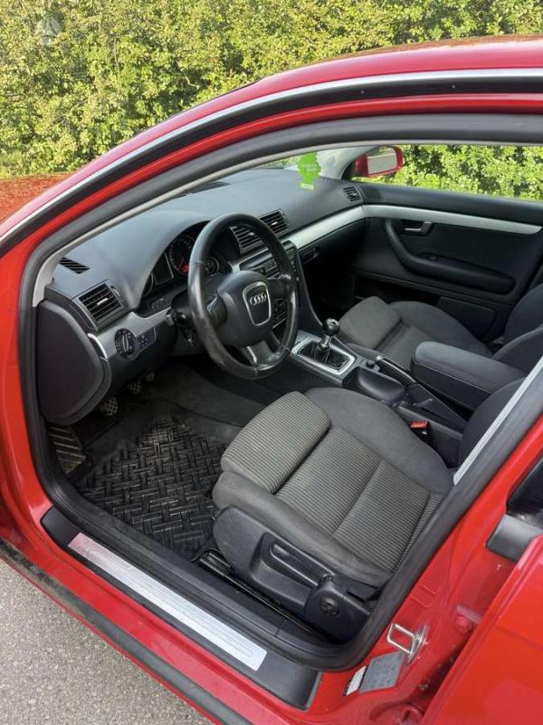 Red Audi A4 2005 in Ukmerge, with an engine capacity of 1.98 L and mileage of 281 thousand km for 2200 €, photo 5 on AUTOMOTO.COM.LV