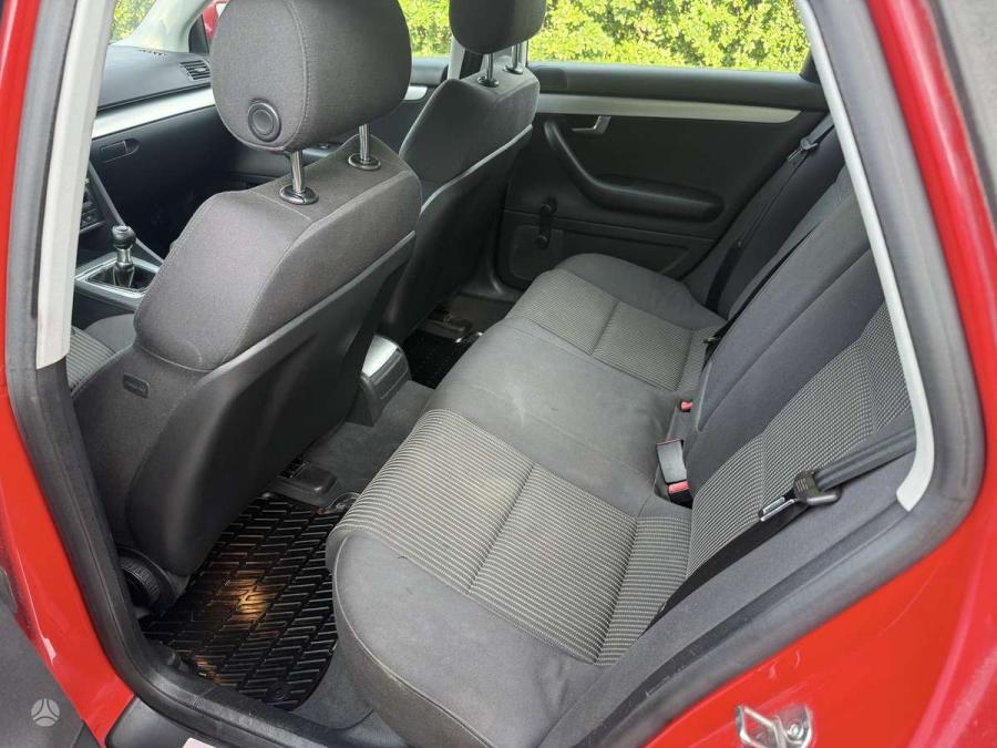 Red Audi A4 2005 in Ukmerge, with an engine capacity of 1.98 L and mileage of 281 thousand km for 2200 €, photo 8 on AUTOMOTO.COM.LV