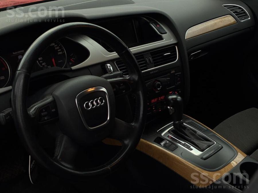 Sarkans Audi A4 2008 Rīga, ar dzinēja tilpumu 1.80 L un nobraukumu 200 tūkst. km par 4900 €, foto 13 vietnē AUTOMOTO.COM.LV