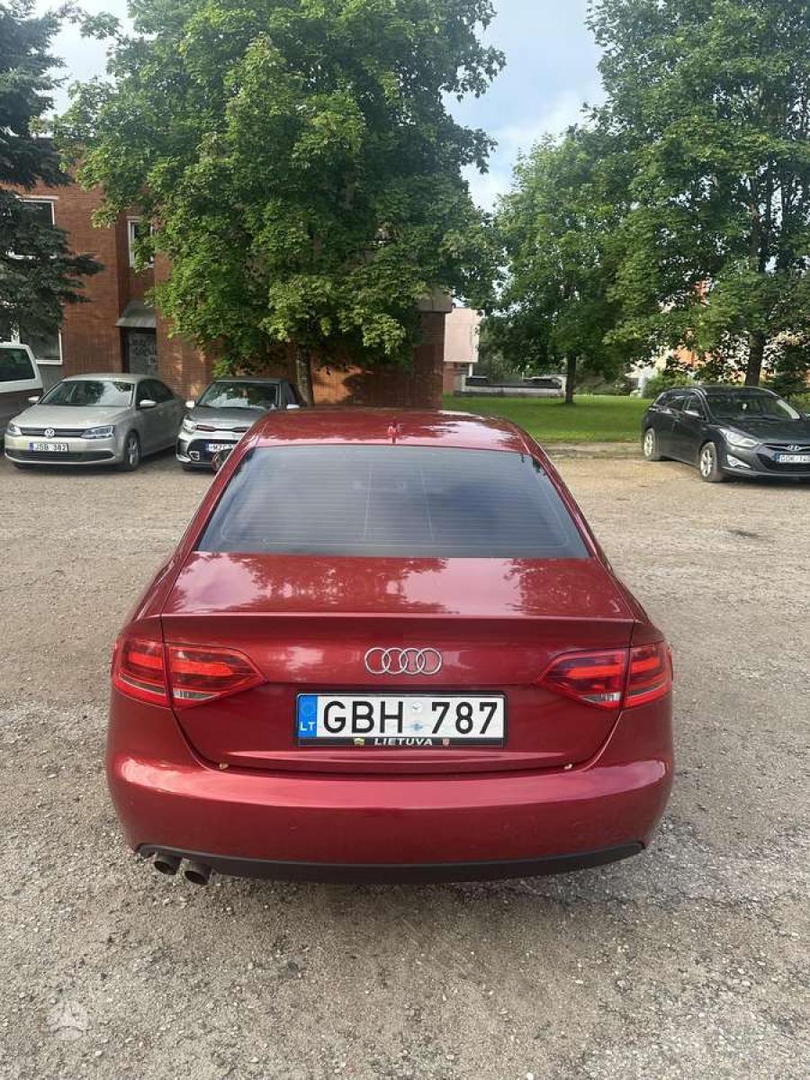Red Audi A4 2008 in Vilnius, with an engine capacity of 1.97 L and mileage of 300 thousand km for 2200 €, photo 5 on AUTOMOTO.COM.LV