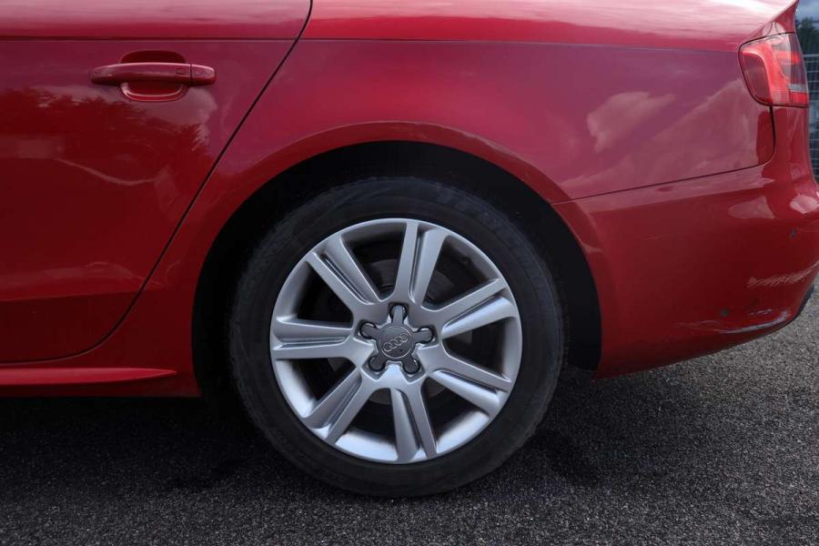 Sarkans Audi A4 2008 Viļņa, ar dzinēja tilpumu 1.80 L un nobraukumu 278 tūkst. km par 2599 €, foto 5 vietnē AUTOMOTO.COM.LV