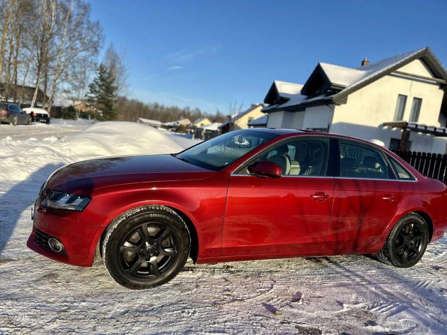 Red Audi A4 2010 in Siauliai, with an engine capacity of 1.97 L and mileage of 245 thousand km for 5450 €, photo 4 on AUTOMOTO.COM.LV