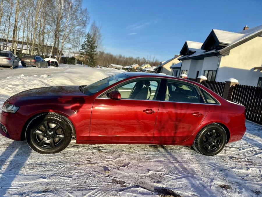 Red Audi A4 2010 in Siauliai, with an engine capacity of 1.97 L and mileage of 245 thousand km for 5450 €, photo 5 on AUTOMOTO.COM.LV