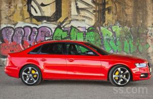 Red Audi A4 2013 in Riga, with an engine capacity of 2.00 L and mileage of 281 thousand km for 10900 €, photo 4 on AUTOMOTO.COM.LV