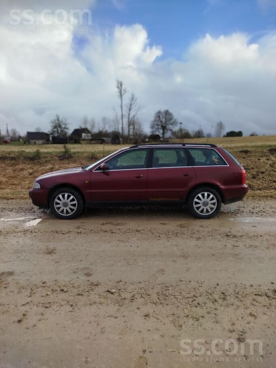Sarkans Audi A4 1998 Rēzekne, ar dzinēja tilpumu 2.50 L un nobraukumu 308 tūkst. km par 1166 €, foto 4 vietnē AUTOMOTO.COM.LV