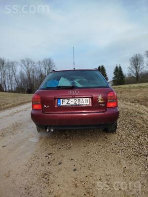 Sarkans Audi A4 1998 Rēzekne, ar dzinēja tilpumu 2.50 L un nobraukumu 308 tūkst. km par 1166 €, foto 5 vietnē AUTOMOTO.COM.LV