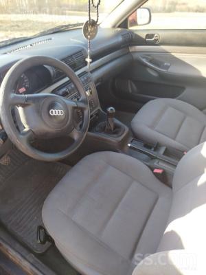 Sarkans Audi A4 1998 Rēzekne, ar dzinēja tilpumu 2.50 L un nobraukumu 308 tūkst. km par 1166 €, foto 7 vietnē AUTOMOTO.COM.LV