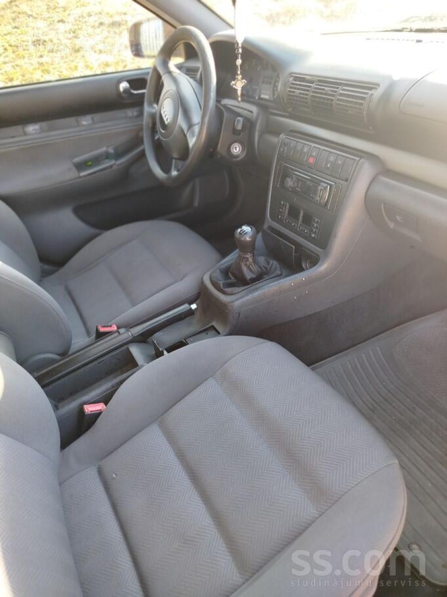 Sarkans Audi A4 1998 Rēzekne, ar dzinēja tilpumu 2.50 L un nobraukumu 308 tūkst. km par 1166 €, foto 8 vietnē AUTOMOTO.COM.LV