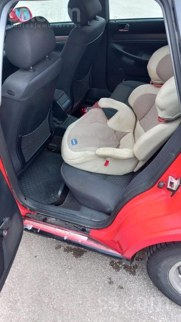 Sarkans Audi A4 1999 Preiļi, ar dzinēja tilpumu 2.50 L un nobraukumu 250 tūkst. km par 1050 €, foto 9 vietnē AUTOMOTO.COM.LV