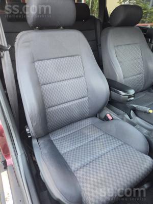 Sarkans Audi A4 1999 Bauska, ar dzinēja tilpumu 1.90 L un nobraukumu 386 tūkst. km par 2880 €, foto 12 vietnē AUTOMOTO.COM.LV