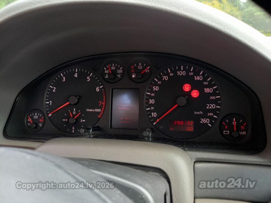 Sarkans Audi A4 1999 Tartu, ar dzinēja tilpumu 1.80 L un nobraukumu 298 tūkst. km par 1500 €, foto 12 vietnē AUTOMOTO.COM.LV