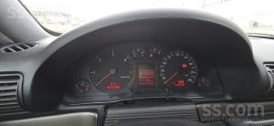 Sarkans Audi A4 2000 Liepāja, ar dzinēja tilpumu 2.50 L un nobraukumu 410 tūkst. km par 1400 €, foto 13 vietnē AUTOMOTO.COM.LV