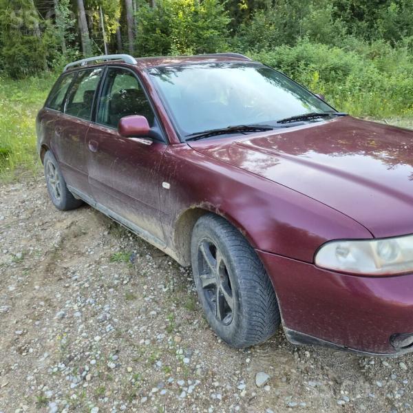 Красный Ауди А4 2001 в Лиепая, объемом двигателя 1.90 л и пробегом 381 тыс. км за 900 €, фото 4 на AUTOMOTO.COM.LV