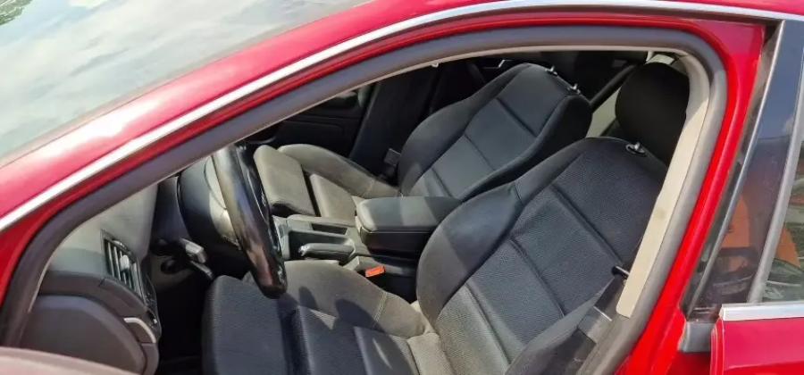Sarkans Audi A4 2003 Valmiera, ar dzinēja tilpumu 1.90 L un nobraukumu 509 tūkst. km par 2150 €, foto 12 vietnē AUTOMOTO.COM.LV
