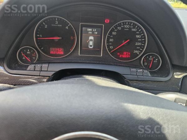 Sarkans Audi A4 2004 Rīga, ar dzinēja tilpumu 2.50 L un nobraukumu 279 tūkst. km par 2750 €, foto 6 vietnē AUTOMOTO.COM.LV