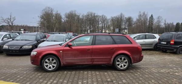 Red Audi A4 2005 in Valmiera, with an engine capacity of 2.00 L and mileage of 389 thousand km for 1850 €, photo 5 on AUTOMOTO.COM.LV
