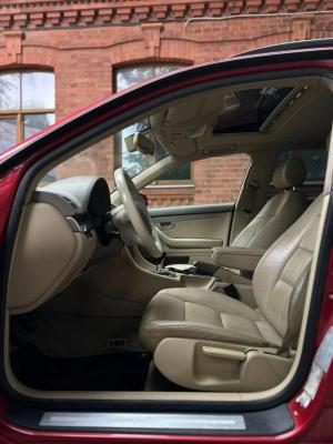 Red Audi A4 2005 in Cesis, with an engine capacity of 2.00 L and mileage of 396 thousand km for 1990 €, photo 12 on AUTOMOTO.COM.LV