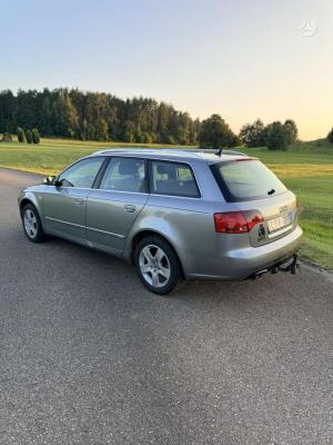 Sarkans Audi A4 2005 Elektrėnai, ar dzinēja tilpumu 1.90 L un nobraukumu 297 tūkst. km par 1250 €, foto  vietnē AUTOMOTO.COM.LV
