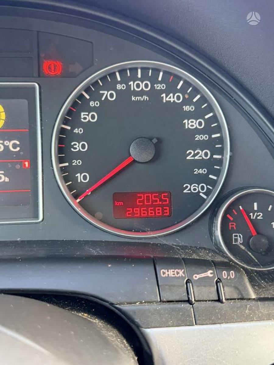 Красный Ауди А4 2005 в Электренай, объемом двигателя 1.90 л и пробегом 297 тыс. км за 1250 €, фото 13 на AUTOMOTO.COM.LV